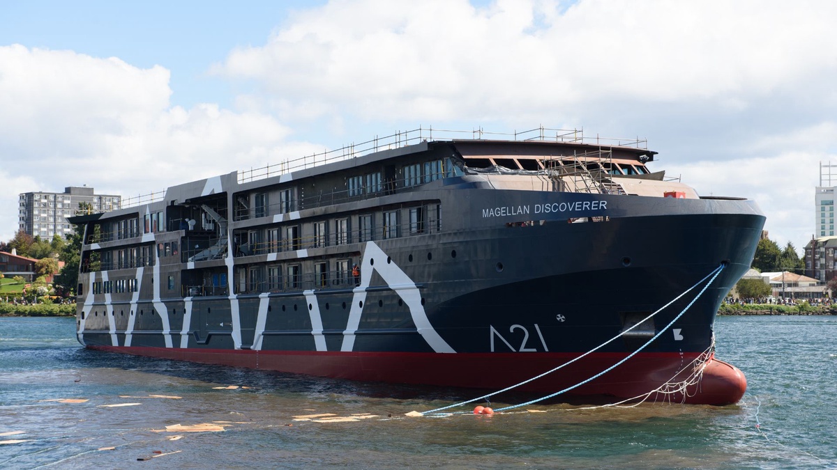 Antarctica21 Launches the Americas' First Hybrid-Electric Polar Cruise ...